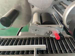 Automatic Horizontal Vial Sticker Labeling Machine - VKPAK